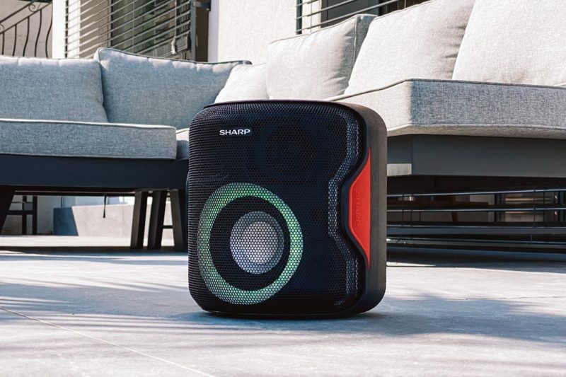 Enceinte Sharp PS-919 fun et puissante, idéale pour les soirées estivales